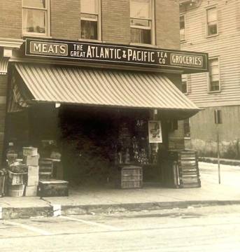 Catch rare historical photos at Warwick Town Hall