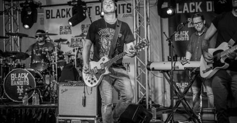 Bundle up for some fall musical acts