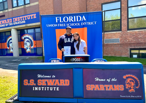 Seward seniors sign letters of intent