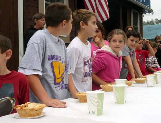 Winners of apple pie contests at Warwick Applefest 2016 announced
